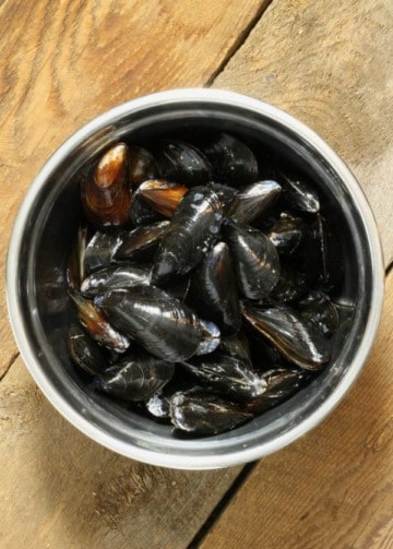 How To Clean Mussels - Earth, Food, and Fire