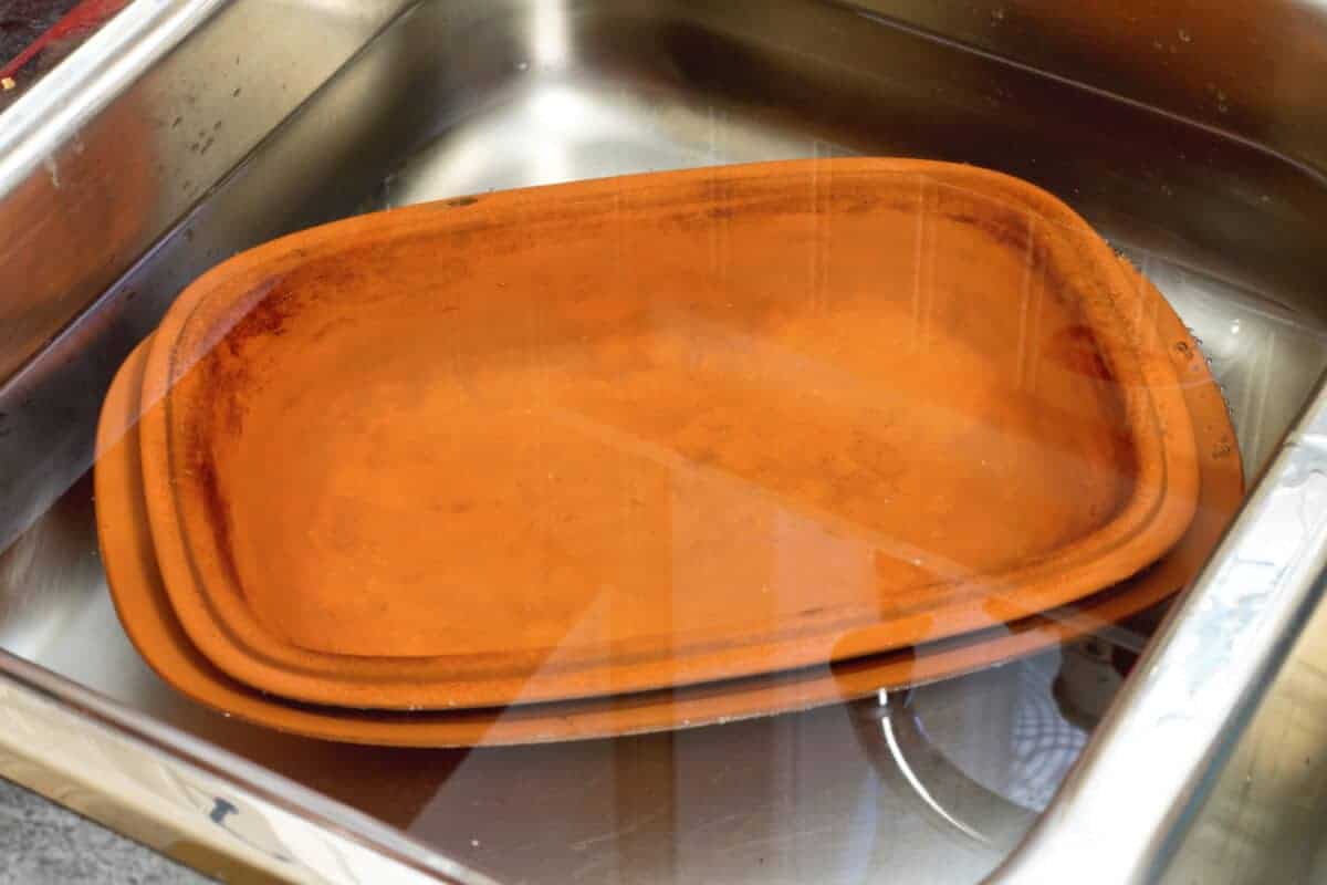 Clay Pot Cooking: What is a Clay Pot & How Do You Use One - Earth, Food ...